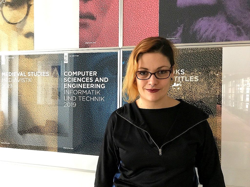 Grafikdesign-Schülerin mit Gestaltung auf über 10.000 Buchcovern ...